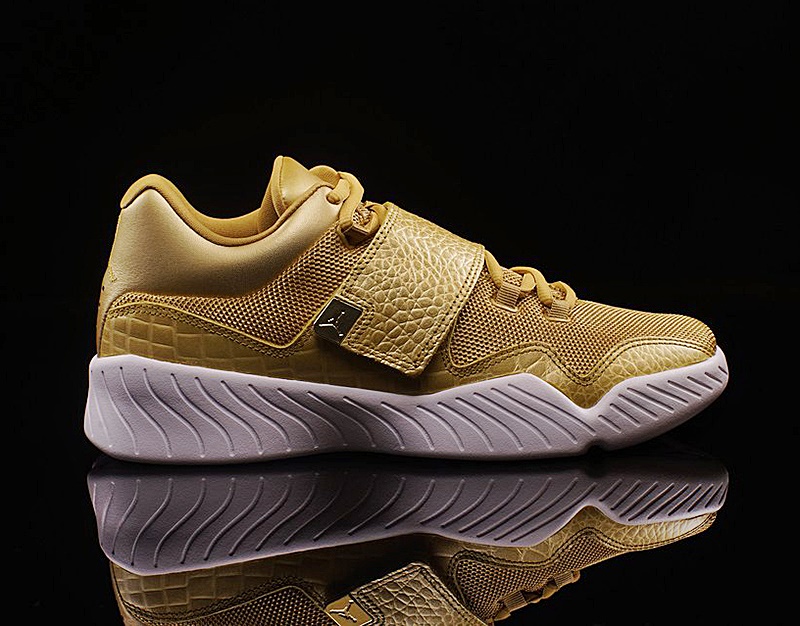Jordan J23 "Gold" - Manelsanchezstyle.com